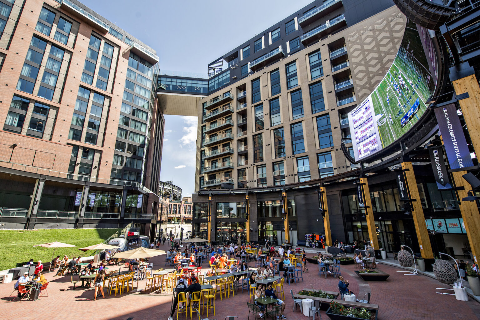 Outdoor Plaza | McGregor Square